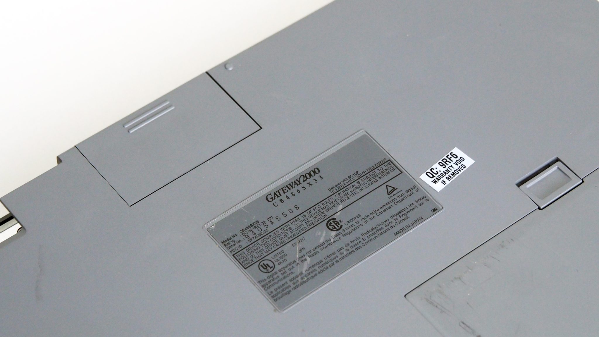 Gateway 2000 ColorBook 486SX-33 – Serial Port